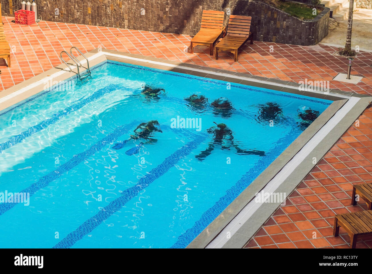 Scuba diving pool female hi-res stock photography and images - Alamy
