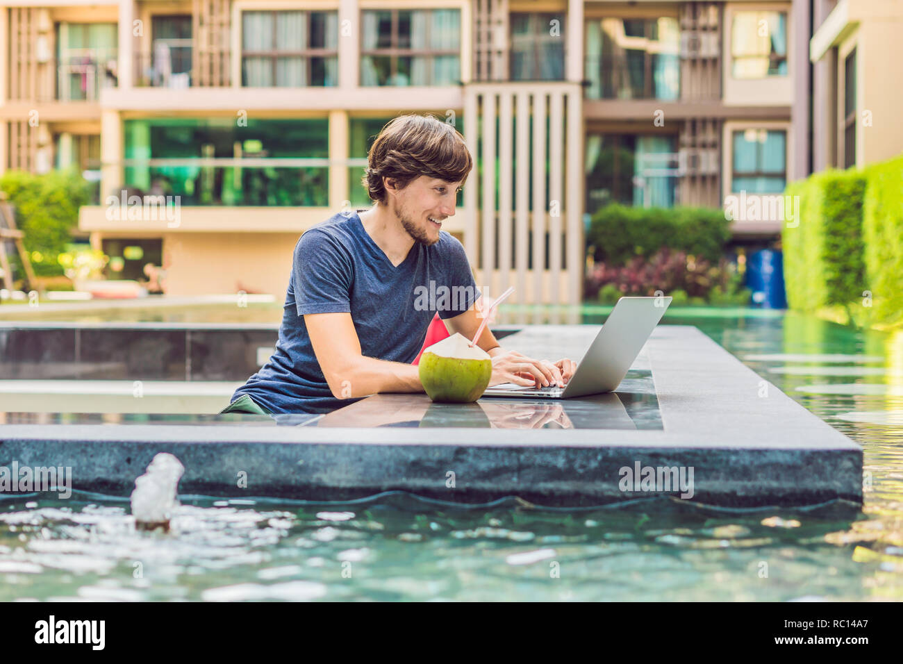 Man next to pool table hi-res stock photography and images - Alamy