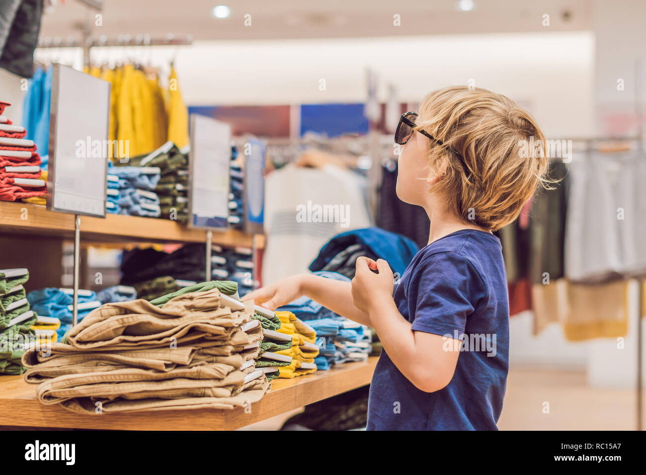 Teen clothes market hi-res stock photography and images - Alamy