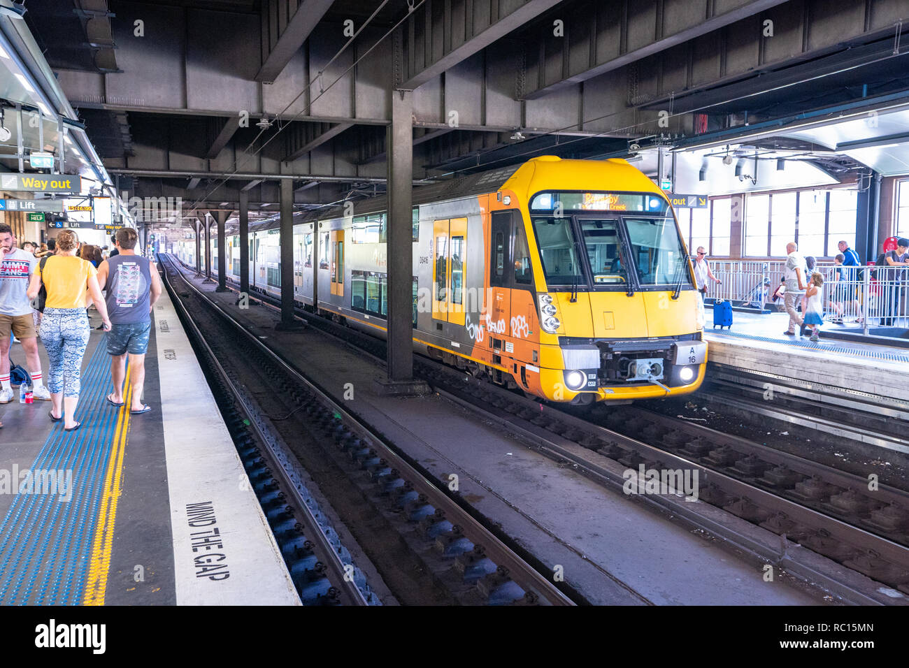 Circular quay rail station hi-res stock photography and images - Alamy