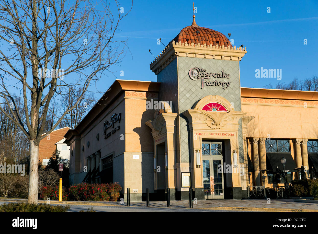 Cheesecake Factory Outside