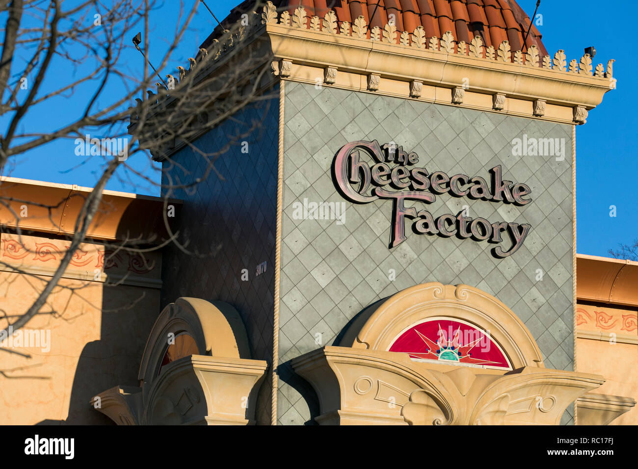 Cheesecake factory restaurant hi-res stock photography and images - Alamy