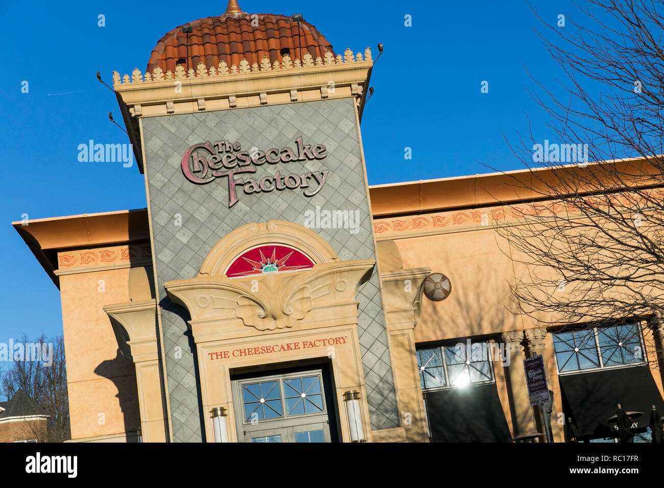 Cheesecake Factory Outside