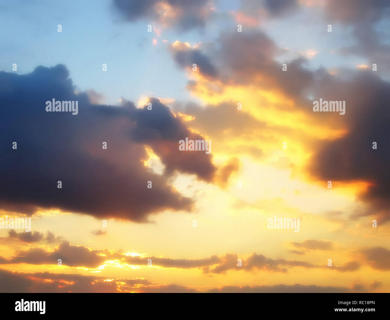 Evening sunlight landscape hi-res stock photography and images - Alamy