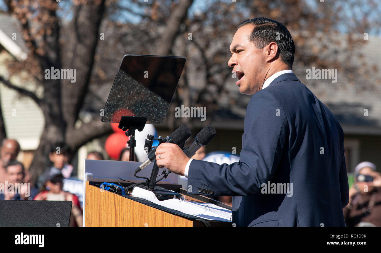 Former San Antonio mayor Julian Castro announces his presidential bid ...