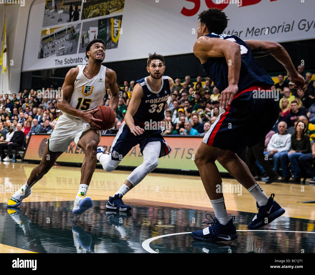 War memorial gymnasium california hi-res stock photography and images ...