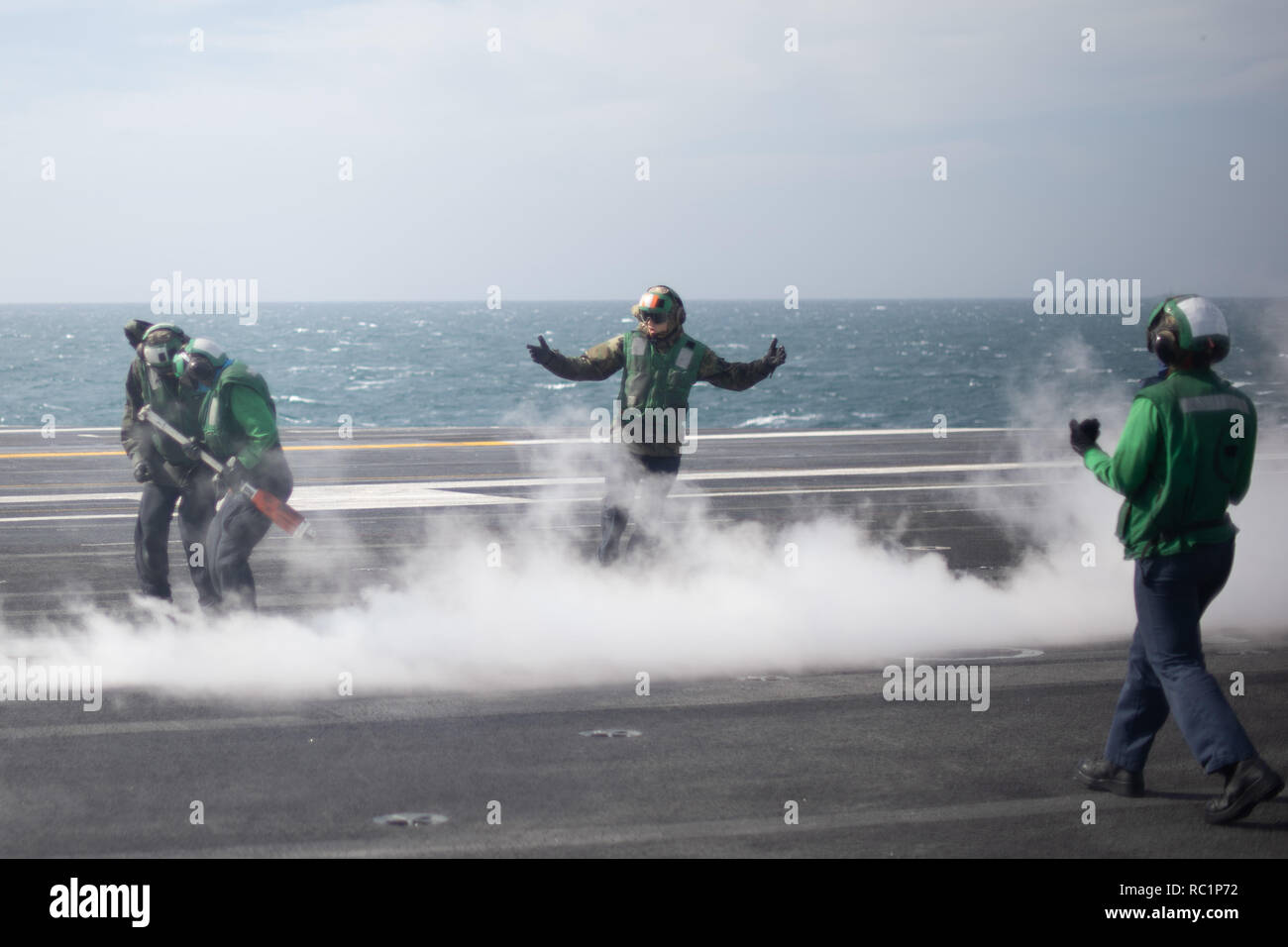 Steam catapult hi-res stock photography and images - Alamy