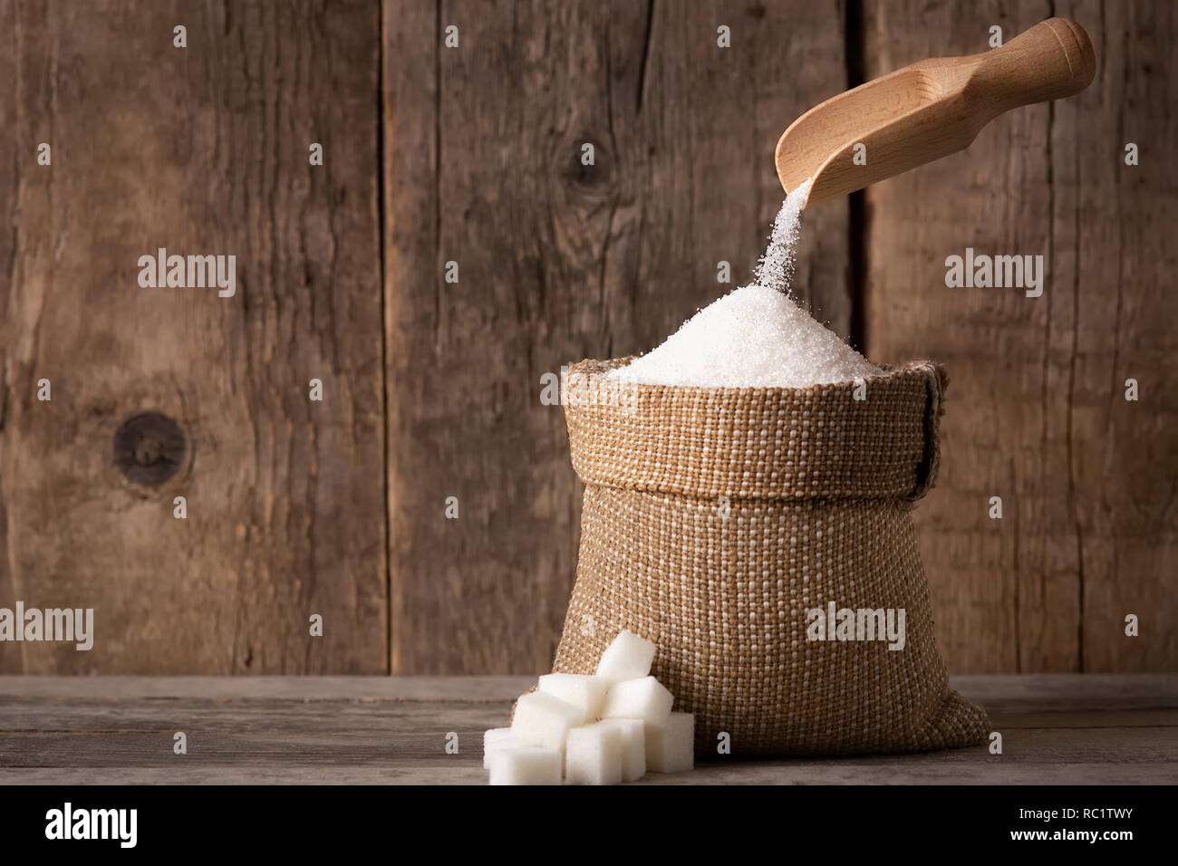 Sugar lump falling hi-res stock photography and images - Alamy