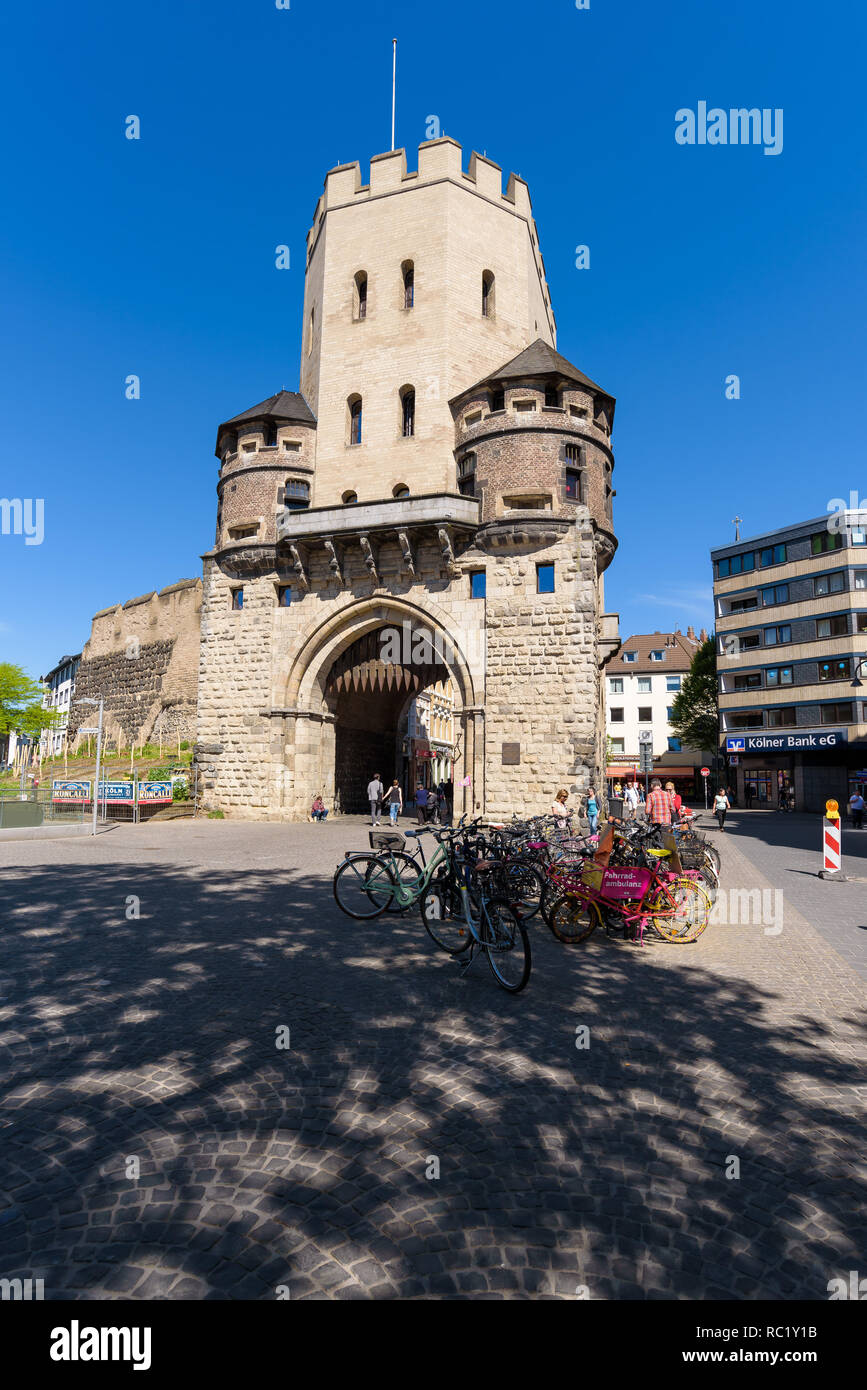 St. Severin Gate (Severinstoburg), 12th-century city gatehouse with ...