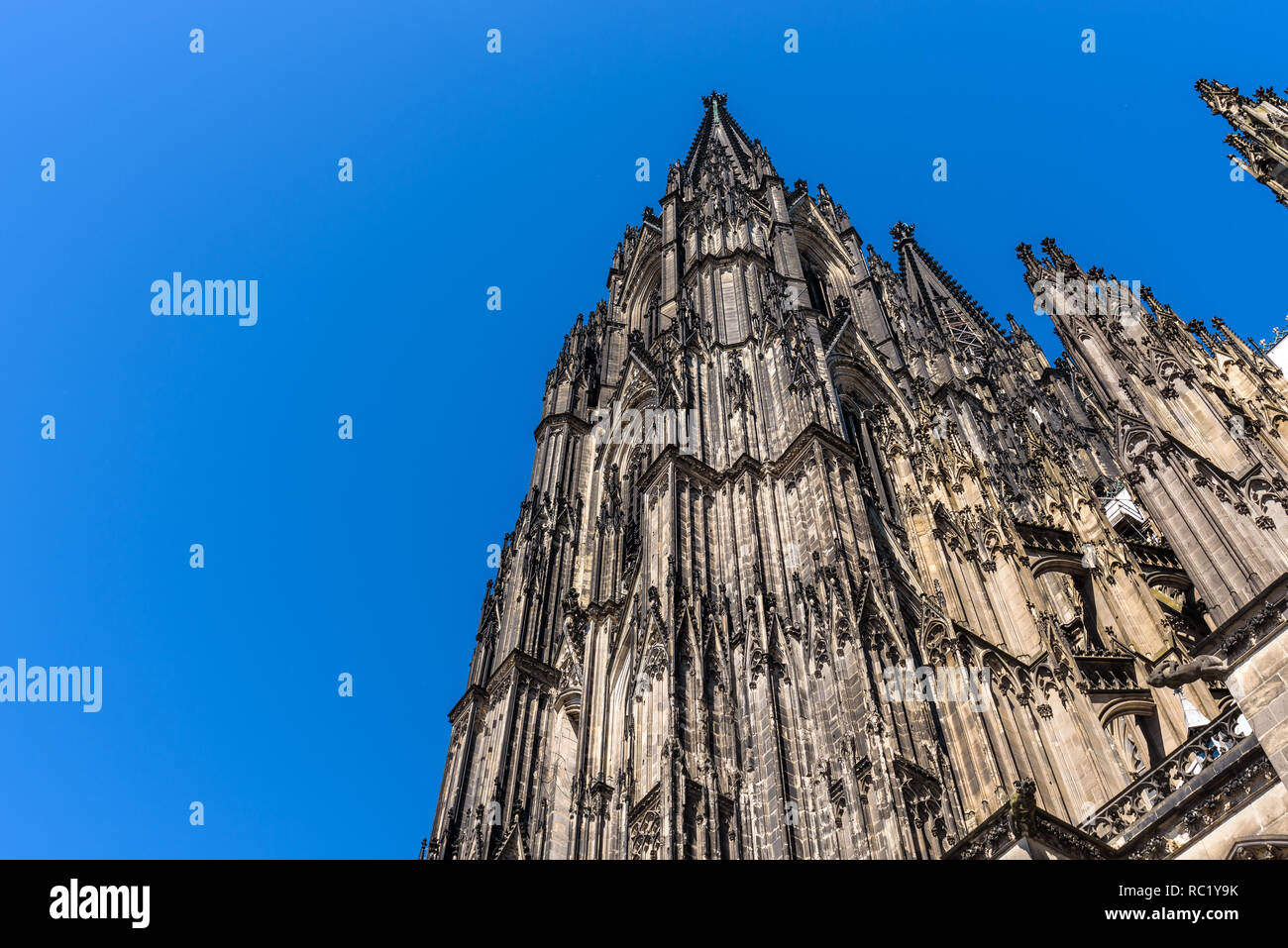 Detail of the exterior of the famous Gothic Catholic Cathedral (Kölner ...