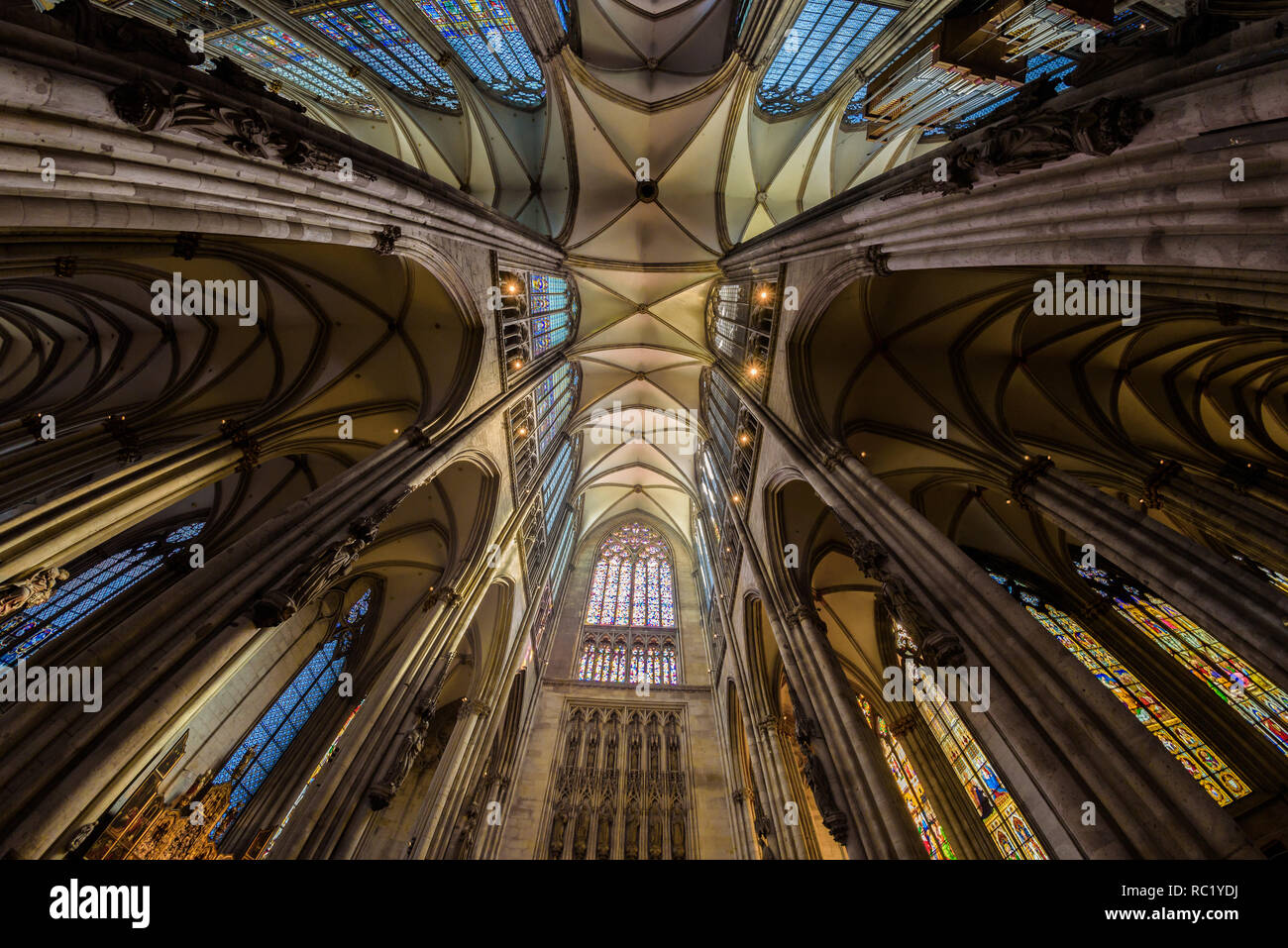 Stained glass window at cologne cathedral kolner dom hi-res stock ...