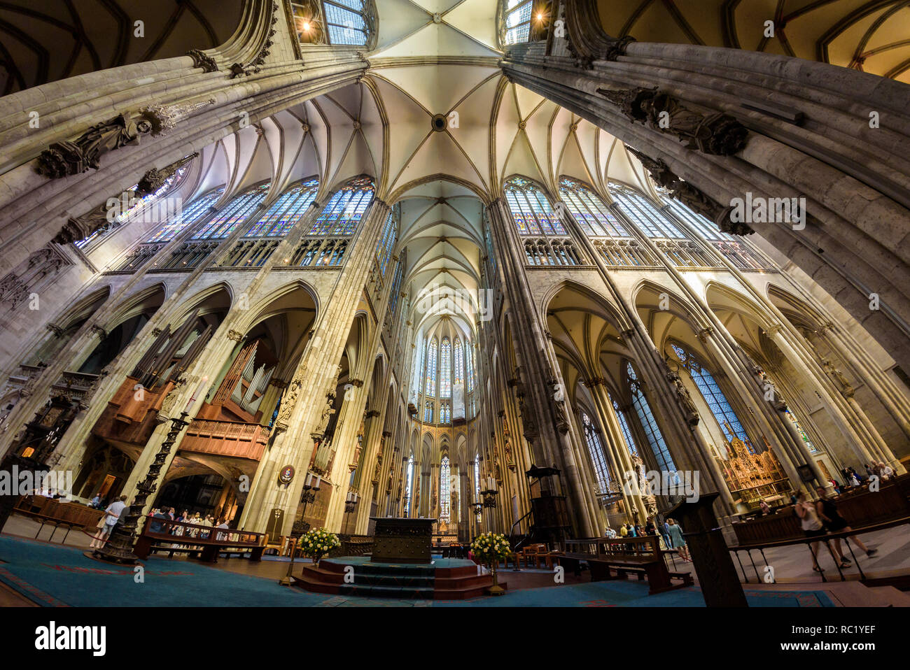 Stained glass window at cologne cathedral kolner dom hi-res stock ...
