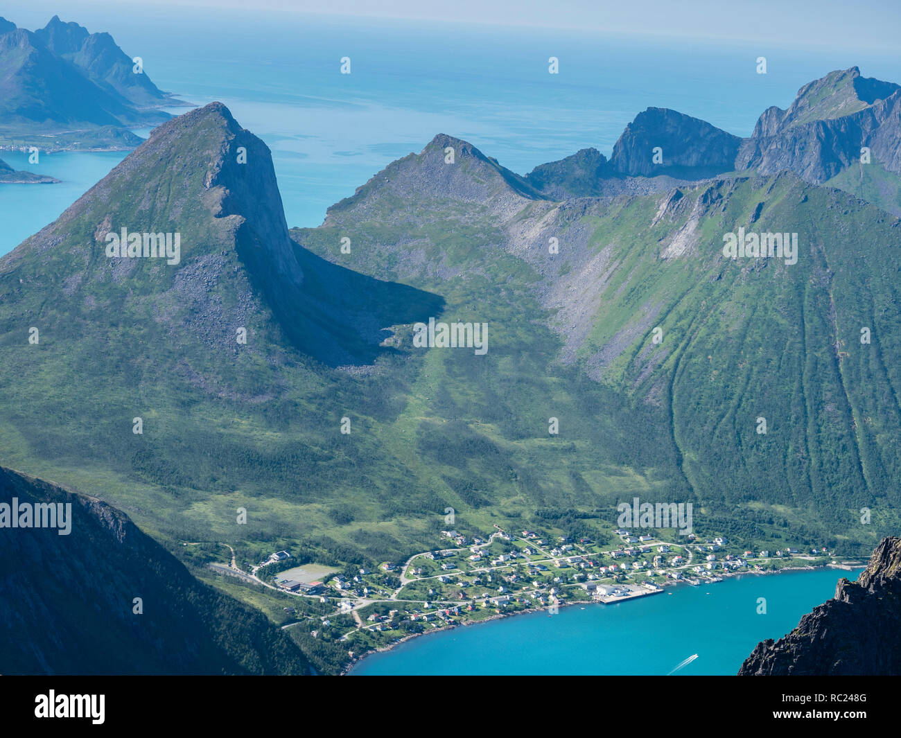 Peak segla hi-res stock photography and images - Alamy