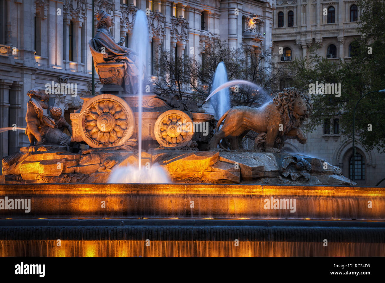 Cibeles Fountain at night in city of Madrid, Spain. Fountain from 1782 ...