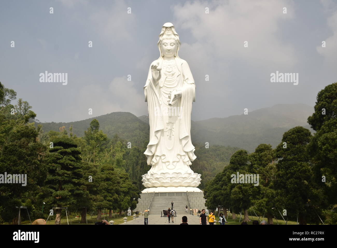 The bronze Guanyin statue inside Tsz Shan buddhist monastery in Tai Po, Hong Kong - China Stock ...