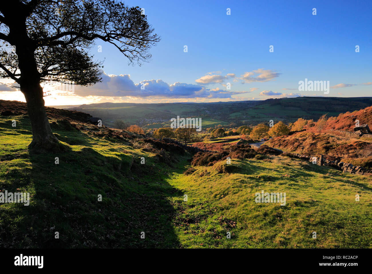 Sunset on Baslow Edge, Peak District National Park, Derbyshire Dales ...