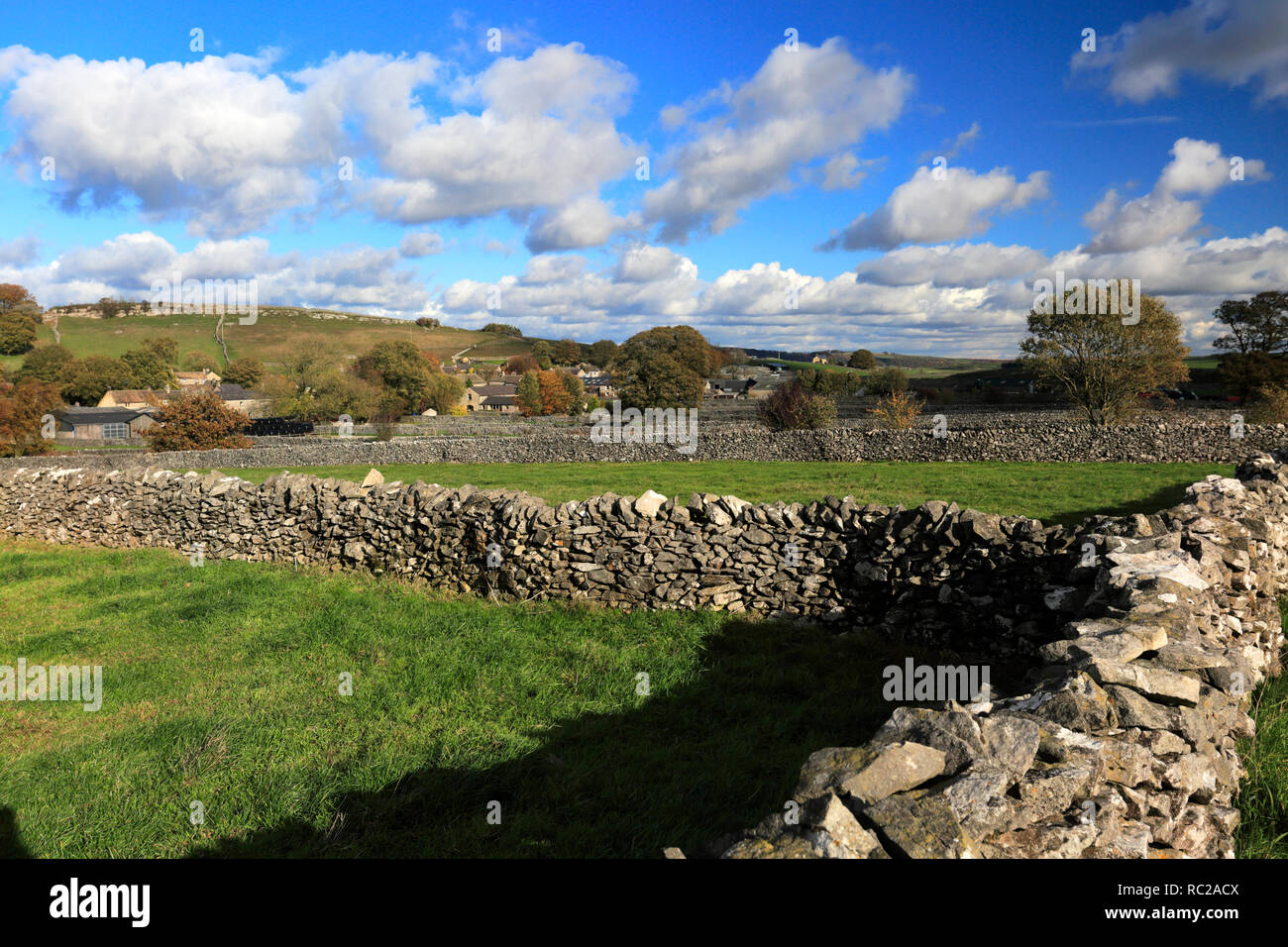 View over the Drystone walls around Littondale, Litton village, Peak ...