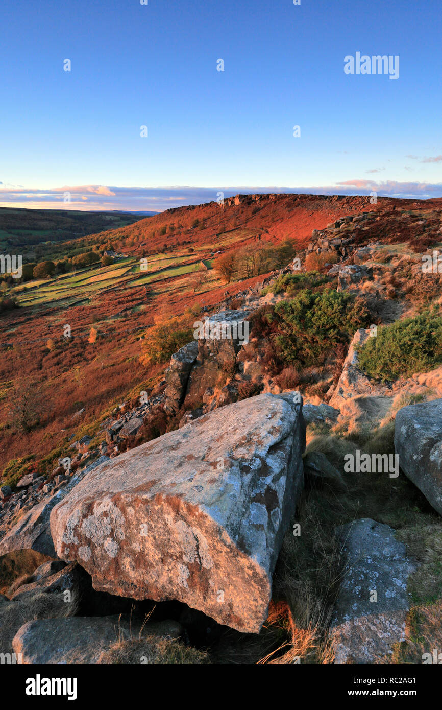 Sunset on Baslow Edge, Peak District National Park, Derbyshire Dales ...