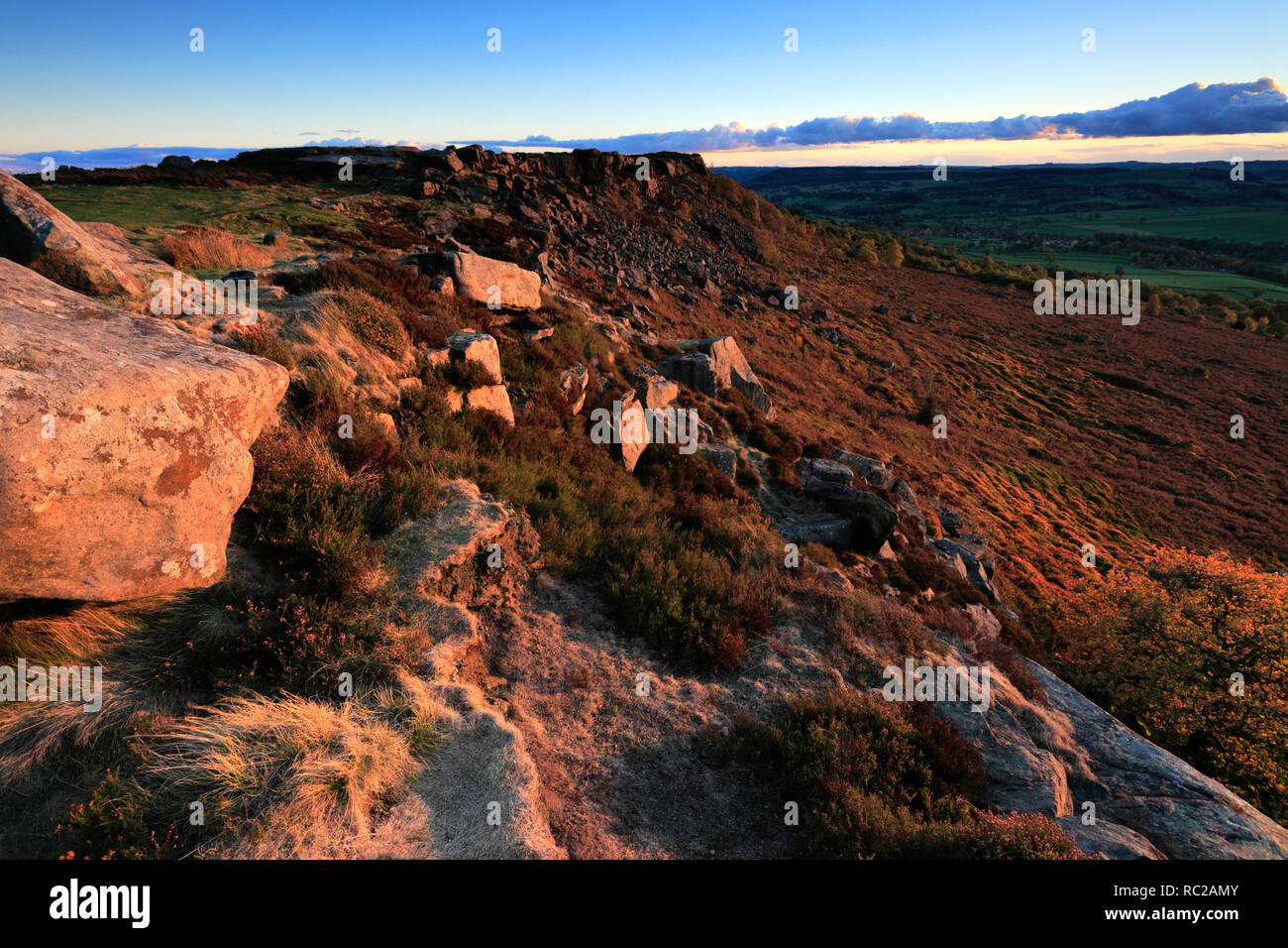 Sunset on Baslow Edge, Peak District National Park, Derbyshire Dales ...