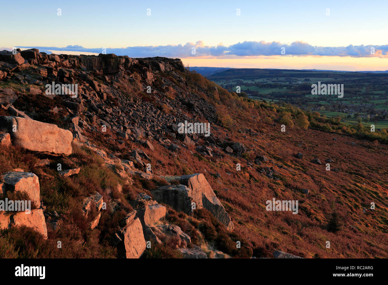 Sunset on Baslow Edge, Peak District National Park, Derbyshire Dales ...