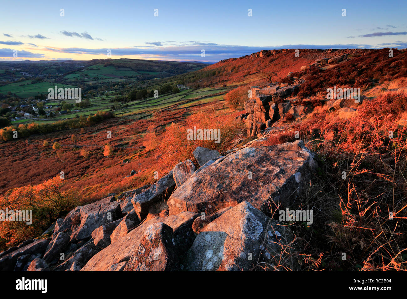Sunset on Baslow Edge, Peak District National Park, Derbyshire Dales ...