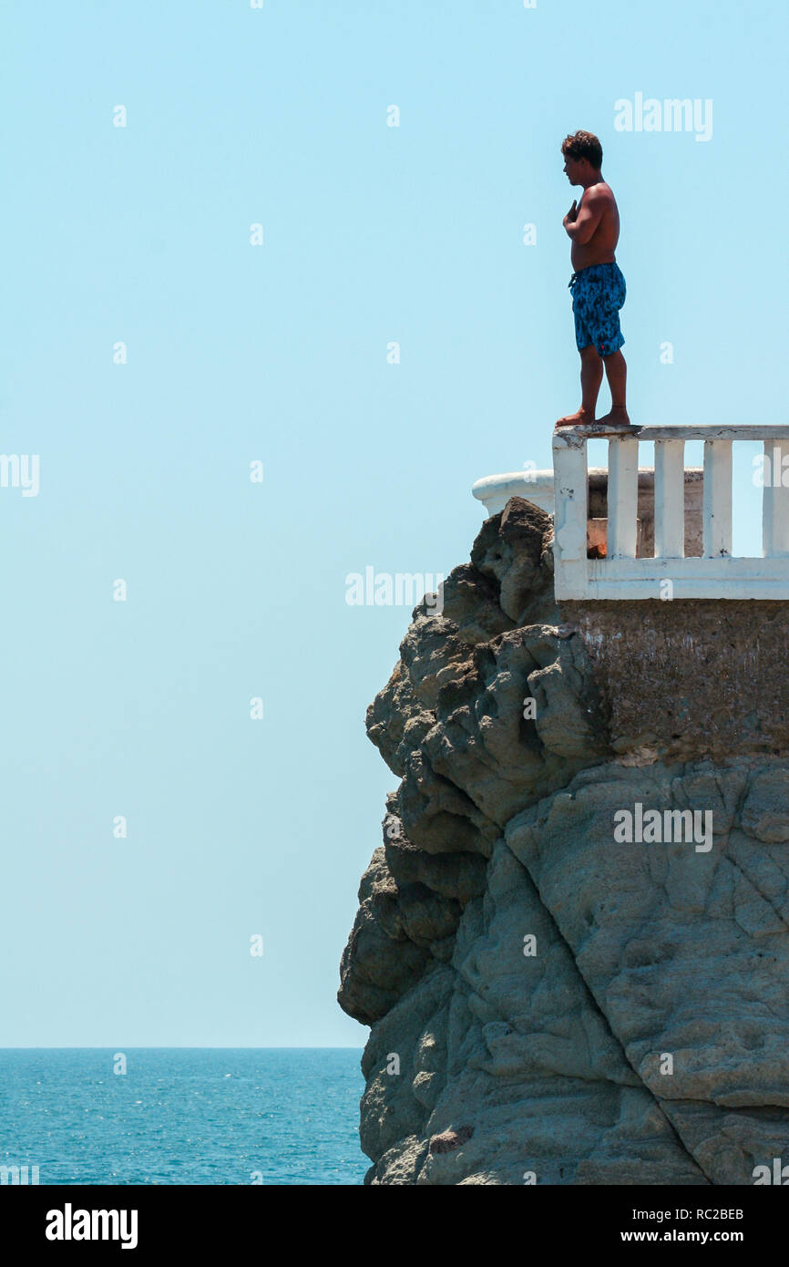 Silhouette man cliff diving hi-res stock photography and images - Alamy