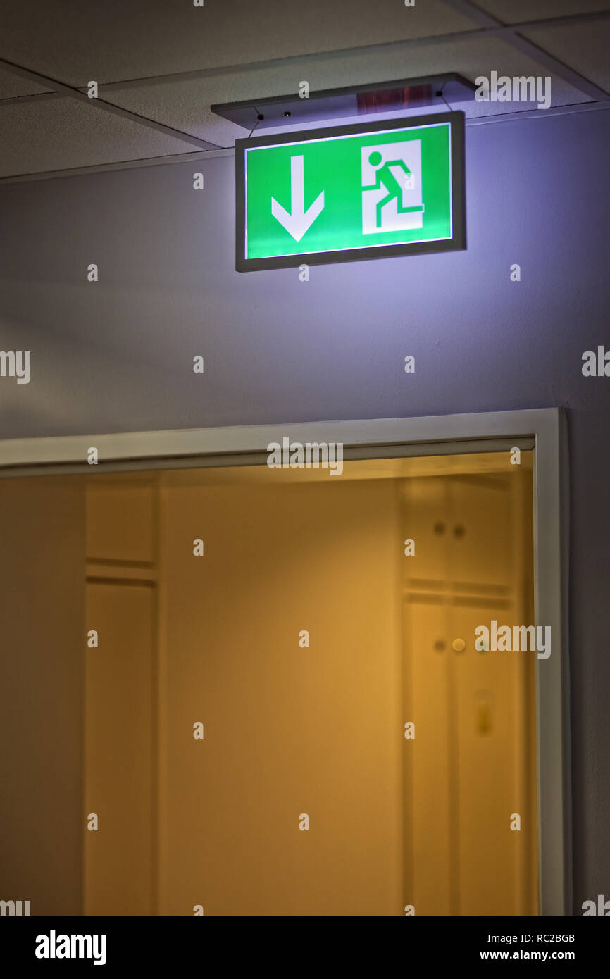 Emergency exit signage hi-res stock photography and images - Alamy