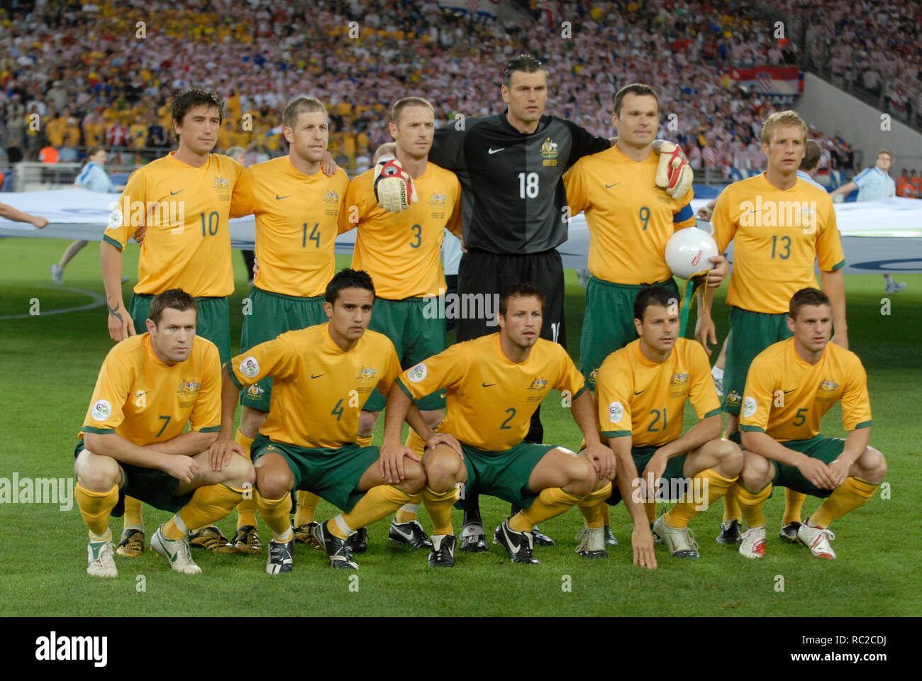 Harry kewell tim cahill hi-res stock photography and images - Alamy