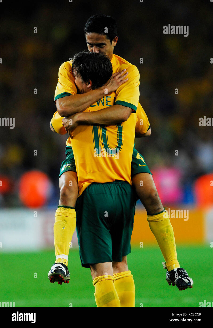 Harry kewell tim cahill hi-res stock photography and images - Alamy