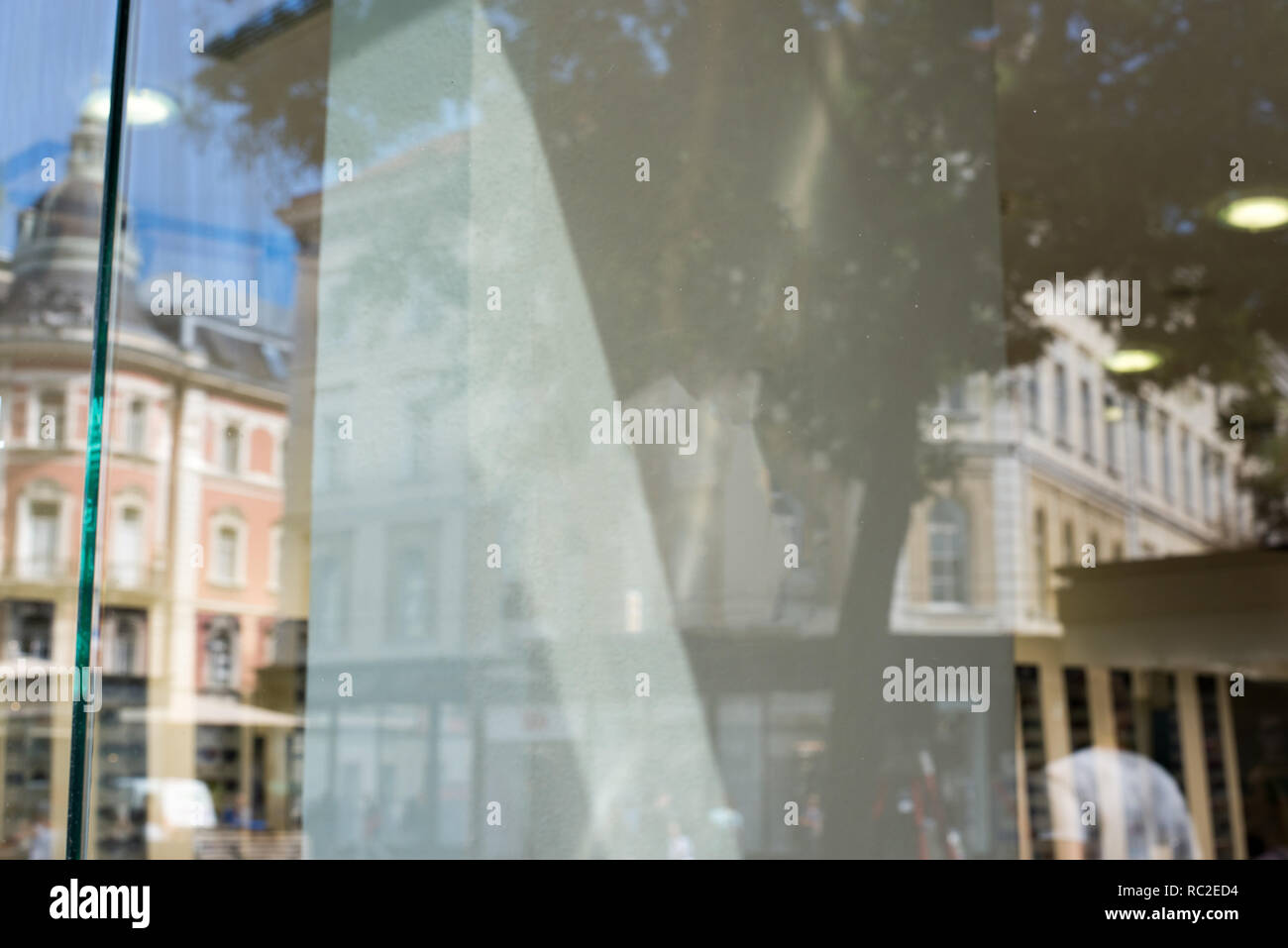 Shop reflection in window city hi-res stock photography and images - Alamy