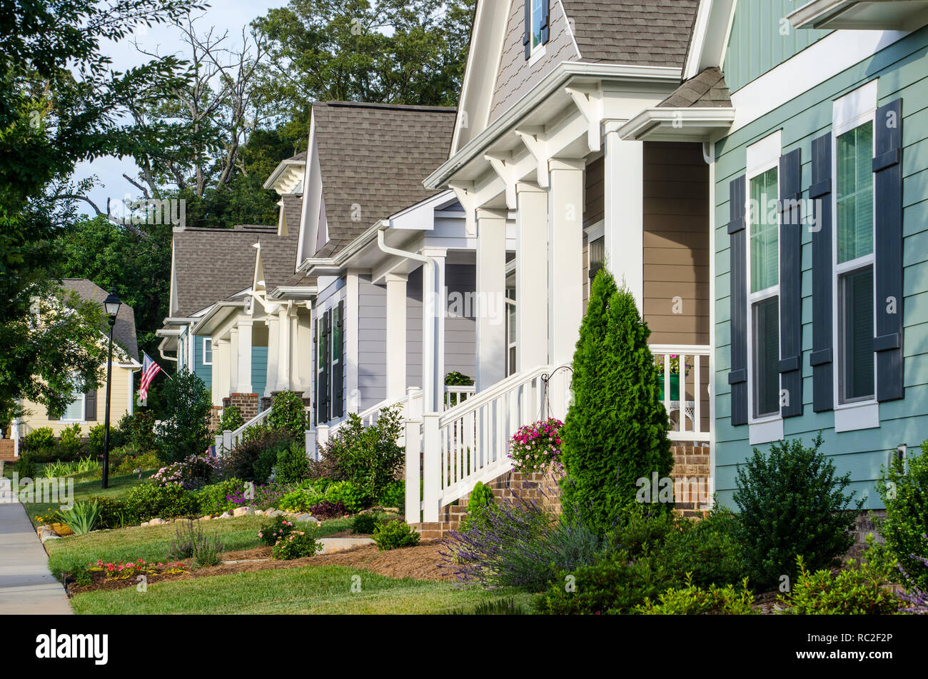 Row of Victorian-style Homes in a Suburban Neighborhood Stock Photo - Alamy