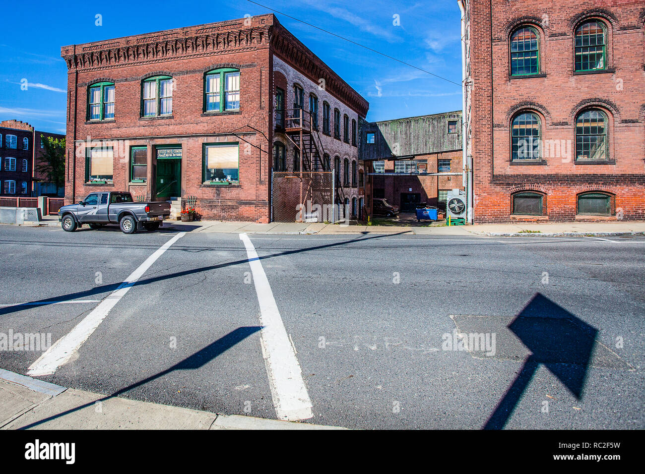 Old factory buildings building hi-res stock photography and images - Alamy