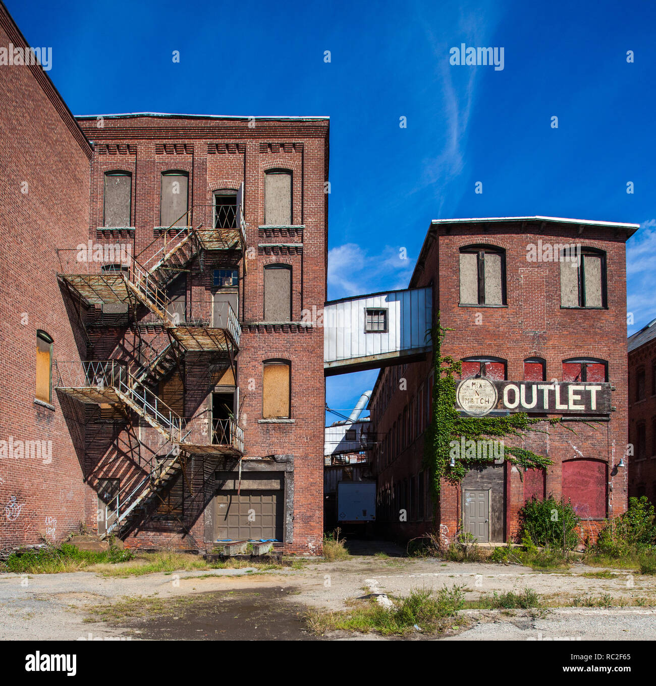 Abandoned buildings hi-res stock photography and images - Alamy