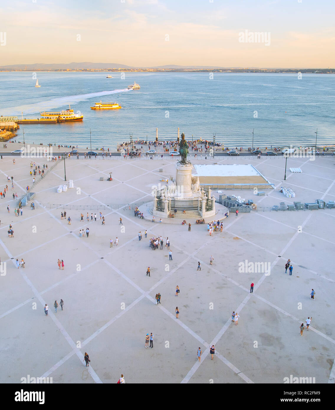 Commercial square hi-res stock photography and images - Alamy