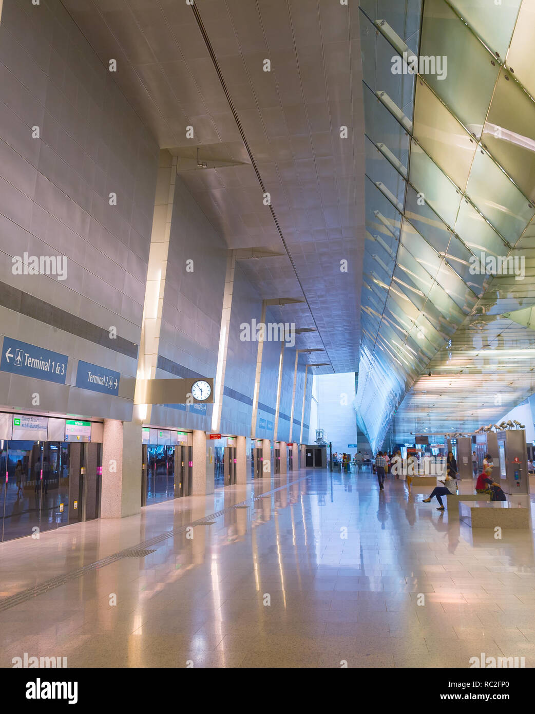 Airport and metro terminal hi-res stock photography and images - Alamy