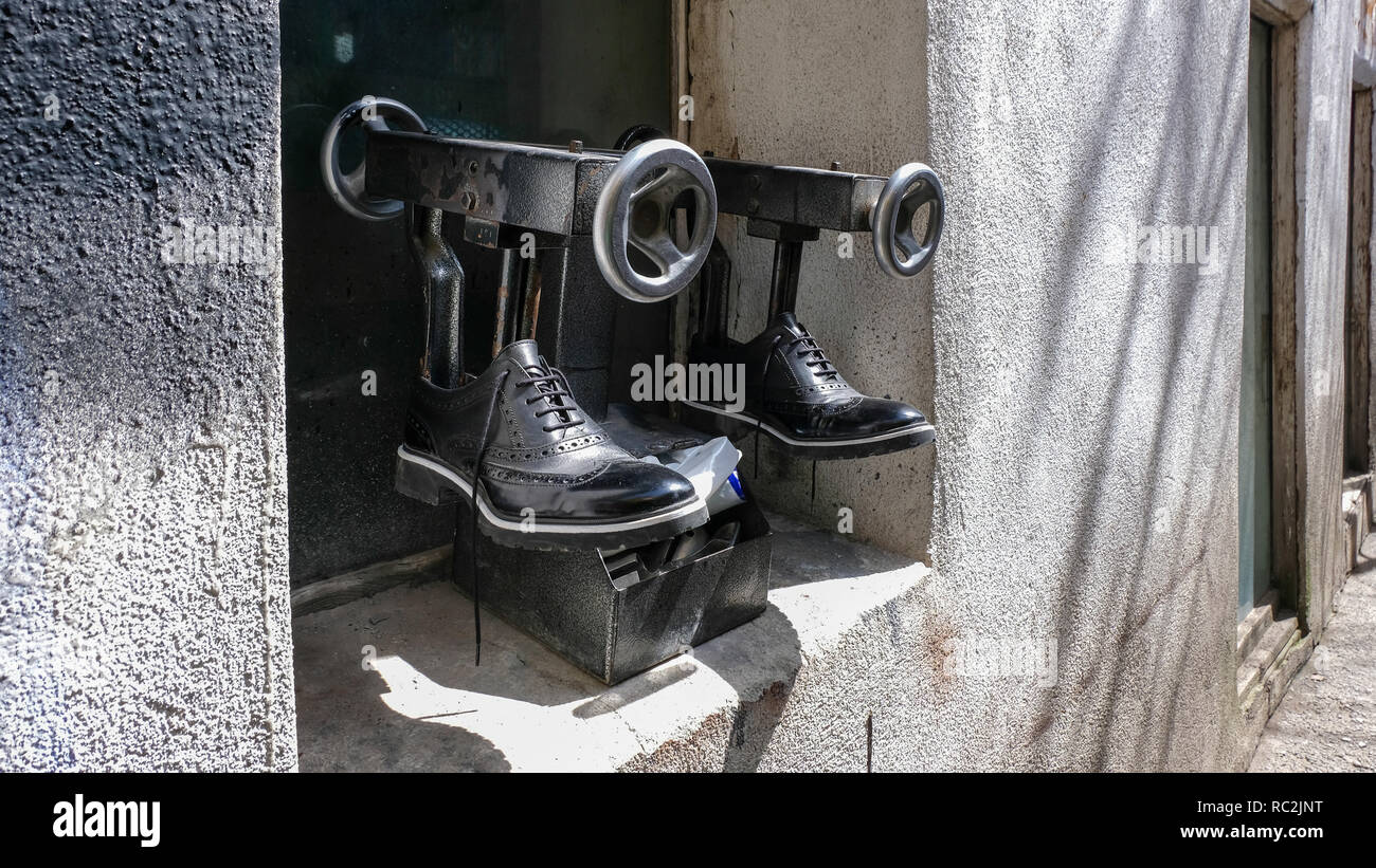 Shoe magnifying machine.an old machine with manual adjustment Stock ...