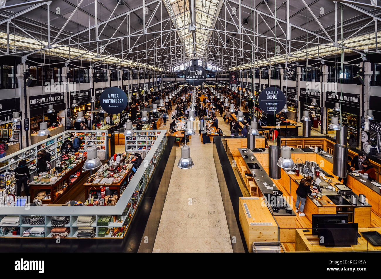 Timeout market hi-res stock photography and images - Alamy