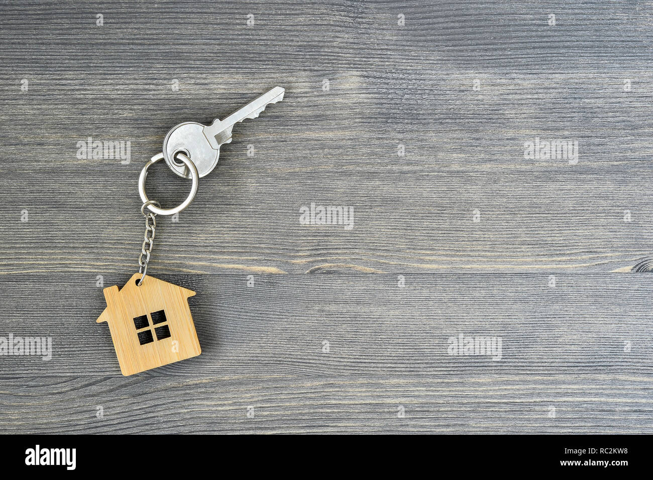 Metal key lock home in bamboo keychain for wooden rustic gray ...