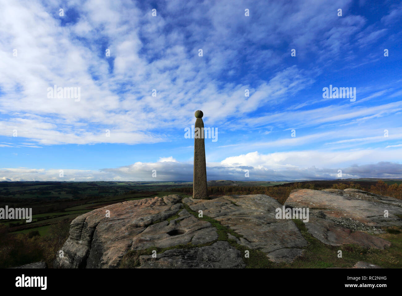 Autumn view over Admiral Nelsons monument, Birchen Edge, Peak District ...