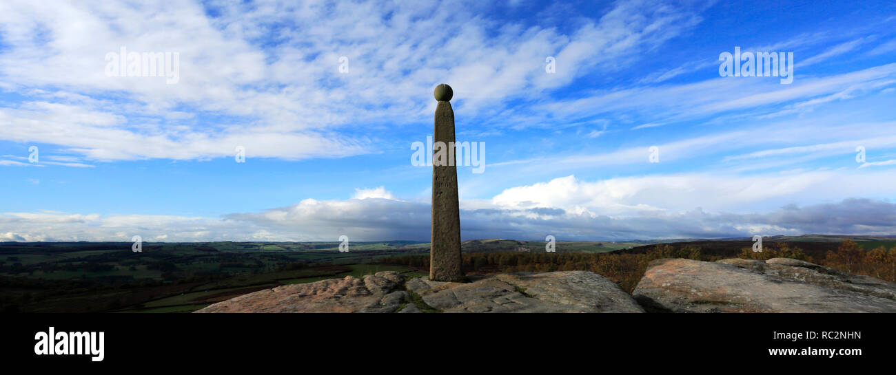 Autumn view over Admiral Nelsons monument, Birchen Edge, Peak District ...