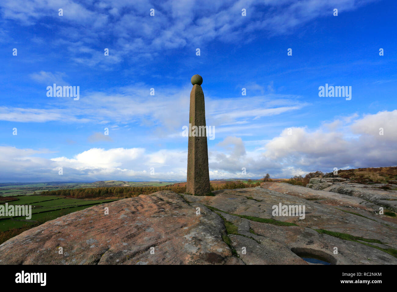 Autumn view over Admiral Nelsons monument, Birchen Edge, Peak District ...