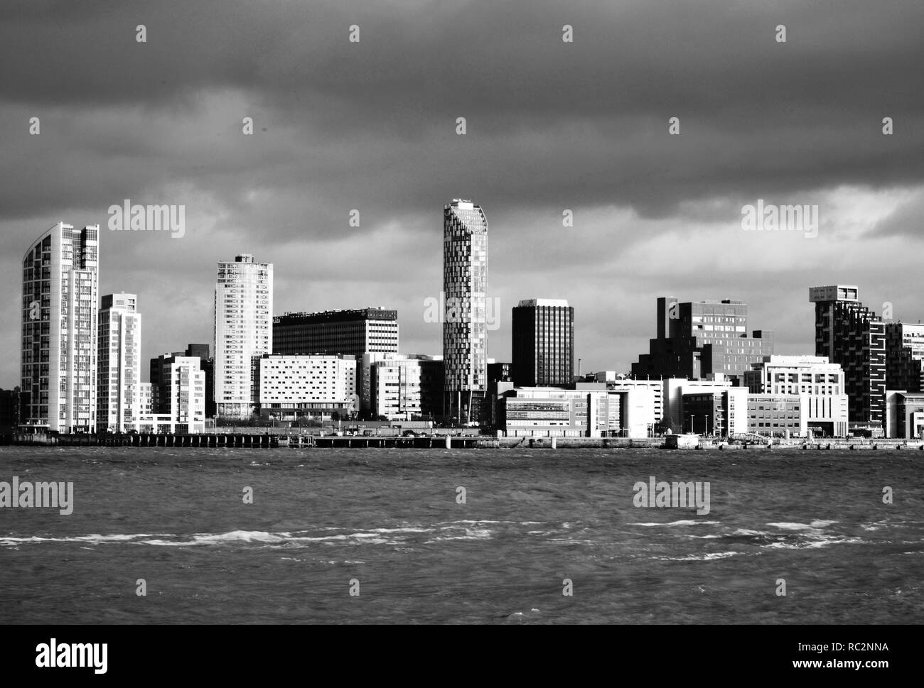 Liverpool waterfront modern buildings hi-res stock photography and ...