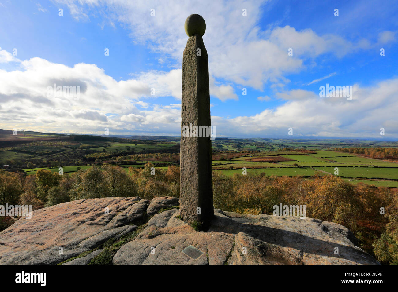 Autumn view over Admiral Nelsons monument, Birchen Edge, Peak District ...