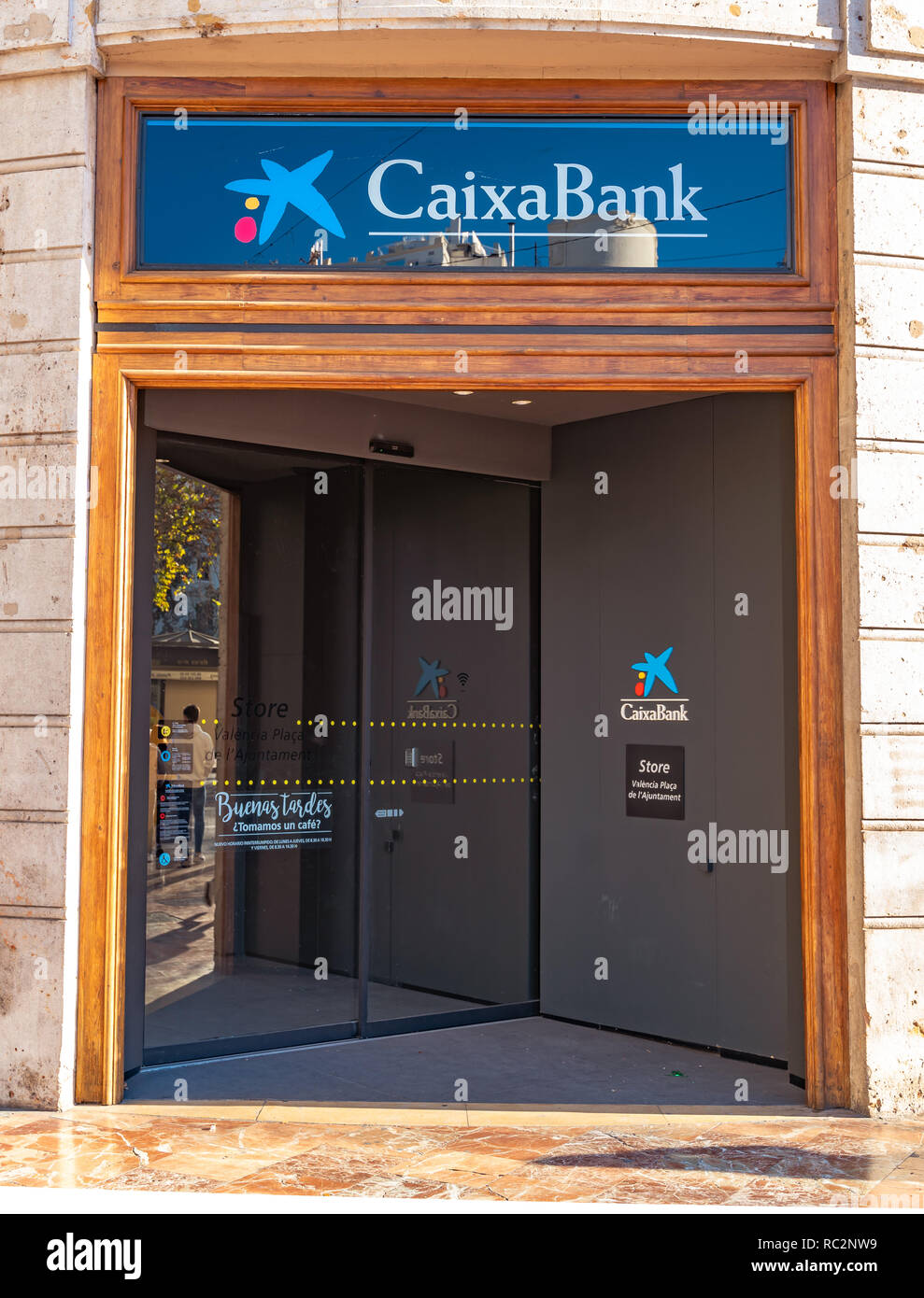 Activities banking hi-res stock photography and images - Alamy