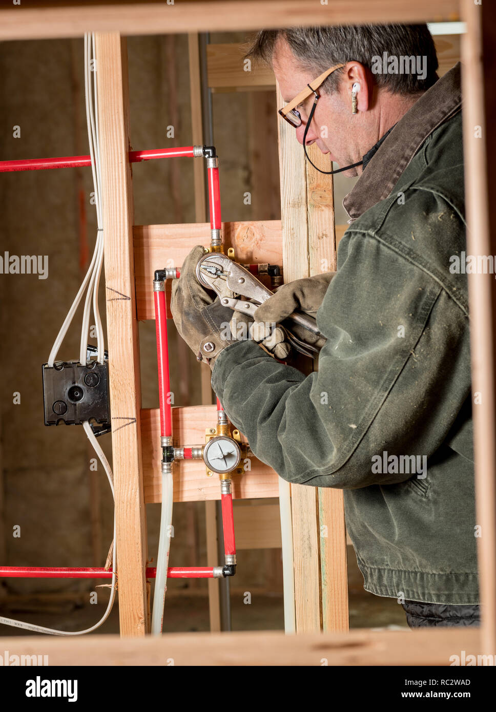Using pliers hi-res stock photography and images - Alamy
