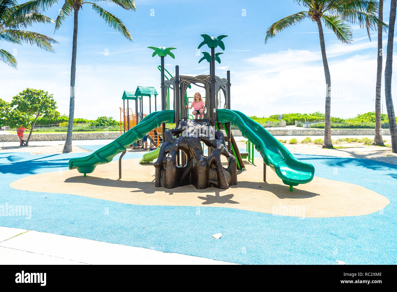 Kids having picnic playground hi-res stock photography and images - Alamy