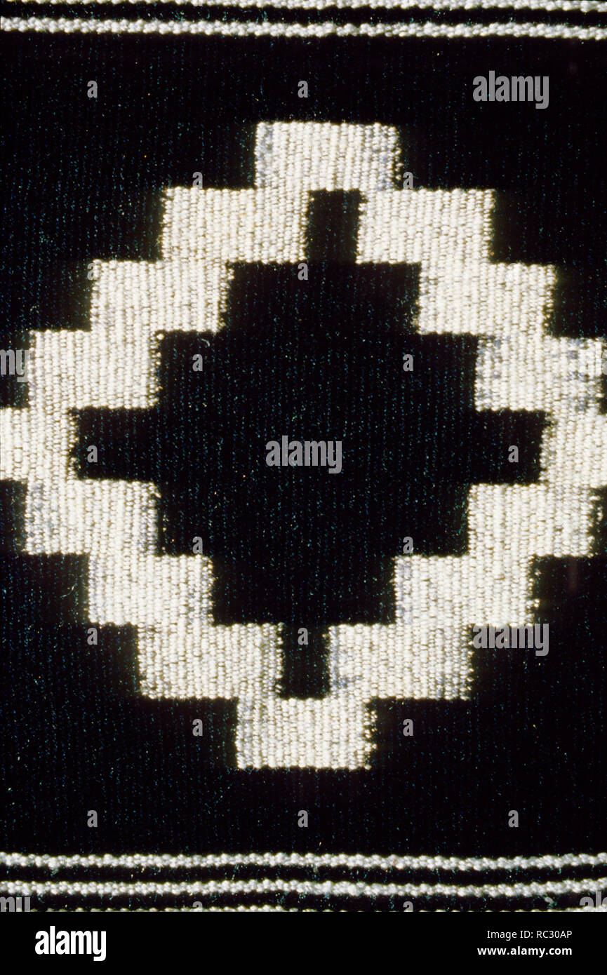 CHILE. característico tejido mapuche; detalle de manta Stock Photo - Alamy