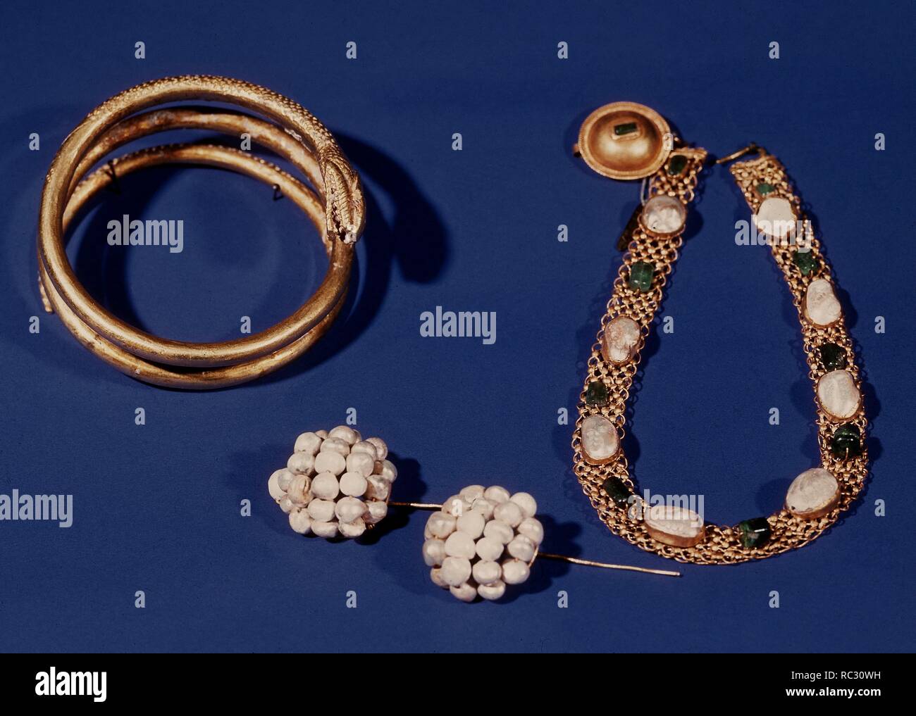 *JOYAS ROMANAS (S I) BRAZALETE COLLAR Y PENDIENT. Location: NATIONAL ...