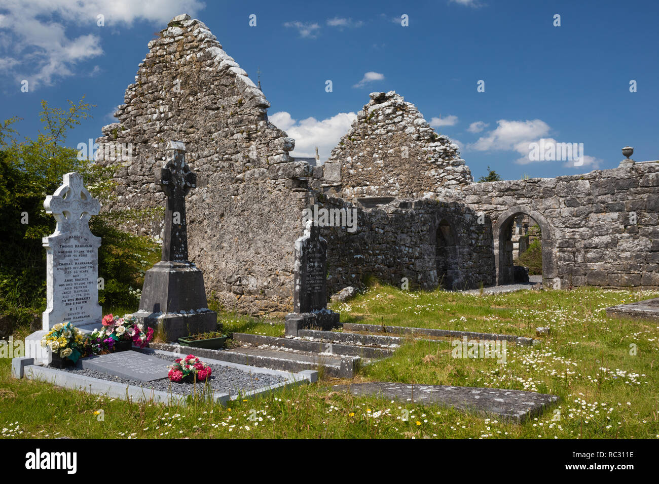 Church cemetery ruins county clare hi-res stock photography and images ...