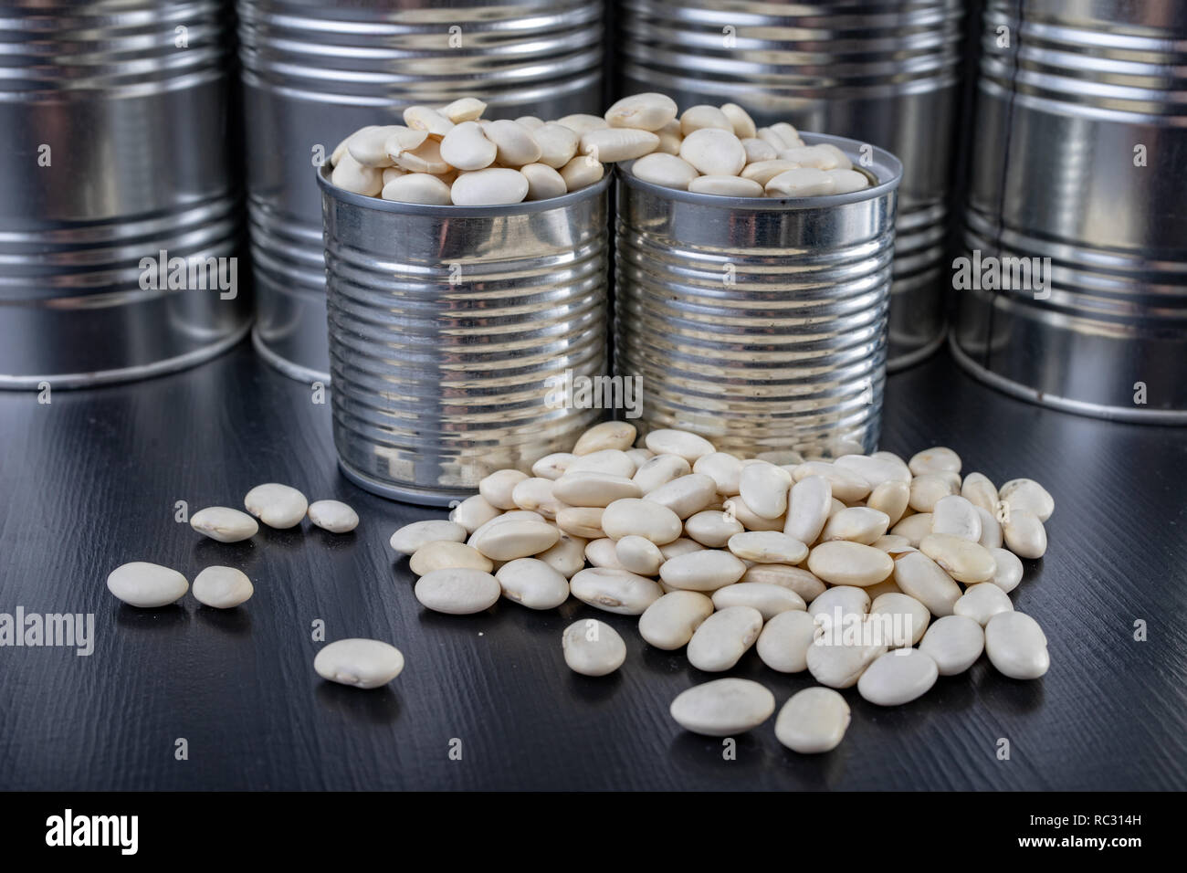 Open can of kidney beans hi-res stock photography and images - Alamy